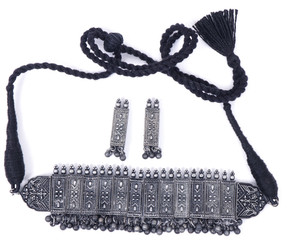 ICONIC DEEVA Alloy Black Jewellery Set Price in India - Buy ICONIC ...