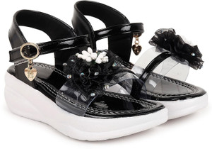 Well Wear Girls Velcro Strappy Sandals Price in India - Buy Well Wear ...