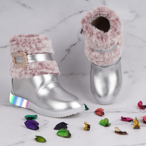 LNG Lifestyle Girls Zip Casual Boots Price in India - Buy LNG Lifestyle ...