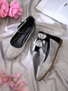 Steprite Girls Strap Ballerinas Price in India - Buy Steprite Girls ...