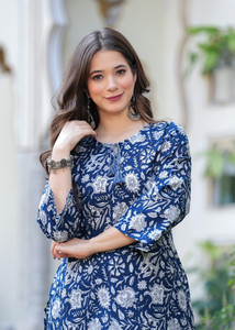 KJFAB Women Printed Straight Kurta - Buy KJFAB Women Printed Straight ...