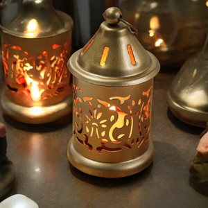 saloni AP0621882-A74 Gold Iron Table Lantern Price in India - Buy ...