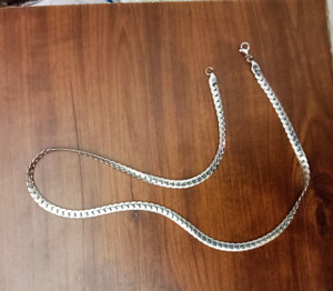 yuvaan crystal 5588 chain for men & boys...... Flat silver Brass Plated ...