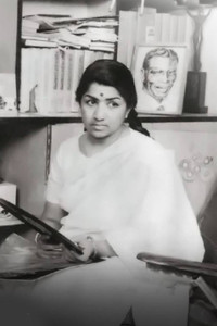 Poster Lata Mangeshkar Old Classic (13x19 Inches, Wall Poster, Matte ...
