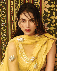 Aditi Rao Hydari Poster Multicolor Photo Paper Print Poster ...