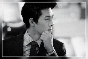 Hyun Bin South Korean Actor Matte Finish Poster P-12729 Paper Print ...