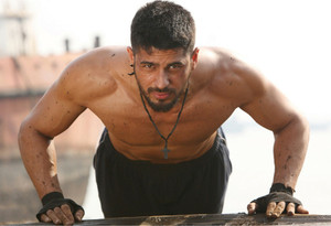 Poster Sidharth Malhotra sl-18099 (Large Poster, 36x24 Inches, Banner ...