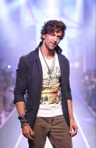 Personalities Poster 'Hrithik Roshan' Paper Poster Printed (12 inch X ...