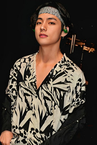 V South Korean singer Poster for Room Wall Decoration, Size - 12 X 18 ...