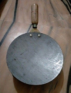 Monika collection Loha pot pan iro tawa Tawa 25 cm diameter Price in ...