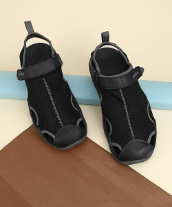 CROCS Swiftwater Mesh Deck Men Clogs - Buy CROCS Swiftwater Mesh Deck ...