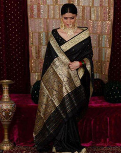 Buy AVOLIC Woven Kanjivaram Jacquard Black Sarees Online @ Best Price ...