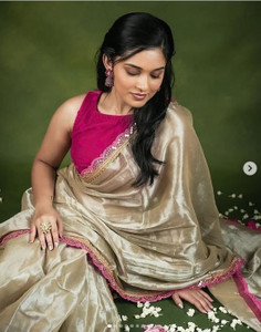 Buy sareya veela Solid/Plain, Embroidered Maheshwari Georgette Cream ...