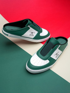 FLYING MACHINE PAVEL Slip On Sneakers For Men - Buy FLYING MACHINE ...