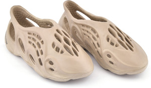 Lucasa foam runner Ochre clay features injected EVA foam.Crocodile ...