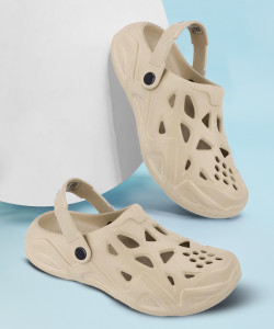 WALKAROO Clogs For Men - Buy WALKAROO Clogs For Men Online at Best ...