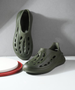 HRX by Hrithik Roshan Clogs For Men - Buy HRX by Hrithik Roshan Clogs ...