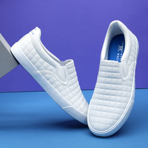 FLYING MACHINE DATROIT Slip On Sneakers For Men - Buy FLYING MACHINE ...