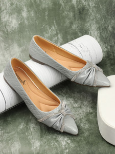 Longwalk Designer Pointed Toe Heel Bellies For Women - Buy Longwalk ...