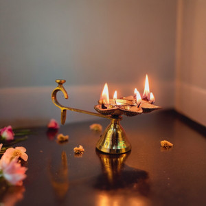 aakrati Indian Traditional Pure Brass Panch Deepak Aarti Oil Lamp for ...