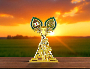 Wodec MURUGAR GOLDEN FLAG METAL VEL IDOL FOR CAR DASHBOARD-RELIGIOUS ...