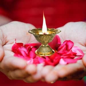 salvusappsolutions Traditional Brass kamalam deepalu New Kamal Shape ...