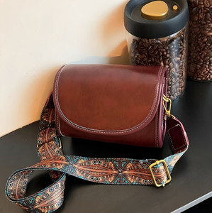 LIZIQI Clear Sling Bag Korean Slinng Bags with Stylish Strips Black ...