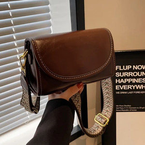 LIZIQI Brown Sling Bag Korean Slinng Bags with Stylish Strips Brown ...