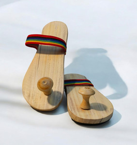 wooden cave Men Slippers - Buy wooden cave Men Slippers Online at Best ...