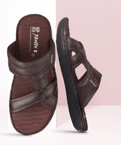 RED CHIEF Men Slippers - Buy RED CHIEF Men Slippers Online at Best ...