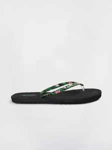 MAX Women Flip Flops - Buy MAX Women Flip Flops Online at Best Price ...