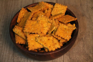 The Paratha & Ready Bites Premium Maska Chaska Puri Price in India ...