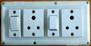UNITEK CONTROL SYSTEM Anchor ISI 2 Socket & 2 Switch Board with 3 Yard ...