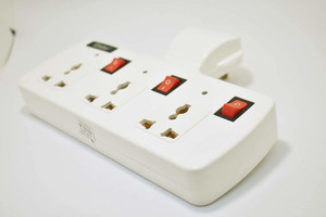 ZOPTER ENTERPRISE 250 Volts Three pin Multi Plug Point Cordless Wall ...