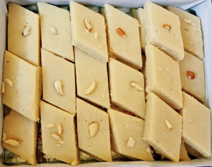 AVIKA - Fresh, Delicious, Tasty Kaju Katli / Kaju Barfi 250g Pack ...