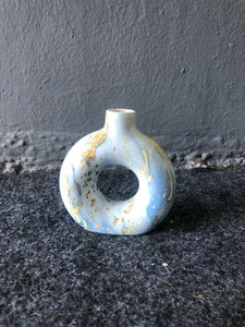 Pot's Worlds Decorative White Donut Shape Flower Vase Ceramic Vase ...