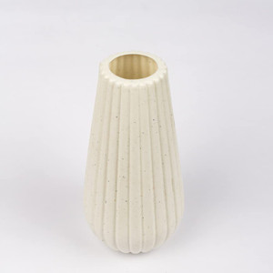 GHYU Ceramic Vase Price in India - Buy GHYU Ceramic Vase online at ...