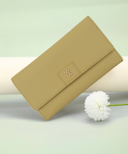 Baggit Women Casual Green Artificial Leather Wallet Leaf - Price in ...