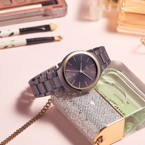 Fastrack Vyb Slayer Maroon Dial Light Maroon Strap Analog Watch - For ...