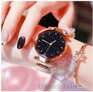 Daniel Jubile Movable Round Fancy Gold Magnetic Chain magnet strap mash ...
