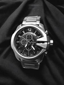 Peril Silver Body Men's Watch with Black Dial Silver black Analog Watch ...