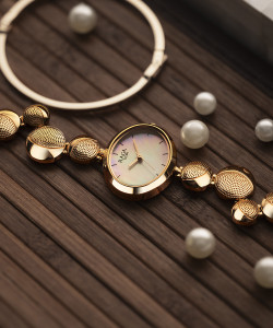 Titan Raga Power Pearls Raga Power Pearls Analog Watch - For Women ...